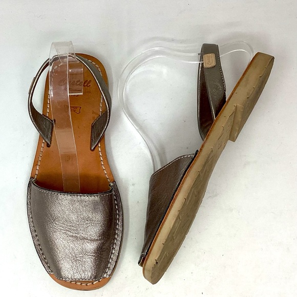 Castell | Shoes | Castell Slipon Metallic Flat Leather Sandals Size 85 ...